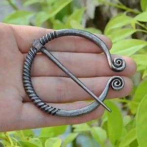 Accessories | Nwt Celtic Medieval Cloak Scarf Kilt Pin Brooch | Poshmark